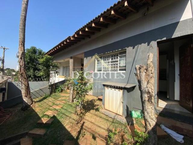 Casa no Irmãos Soares à Venda a 300 metros da Igreja da Medalha em Uberaba MG