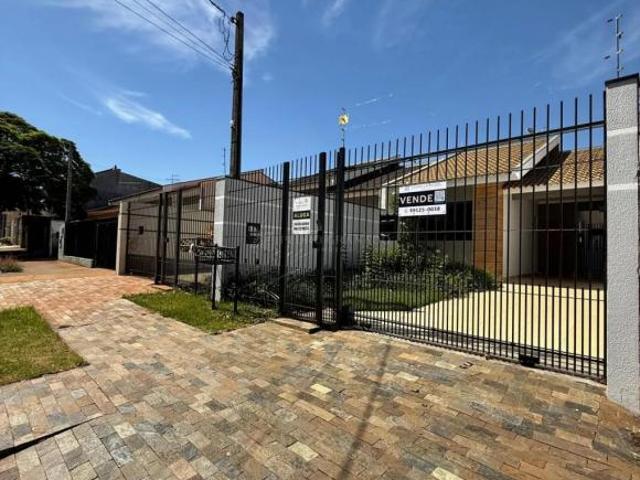 Casa no Jardim Alvorada 3 Quartos, Suíte, Churasqueira e Amplo Terreno Maringá PR