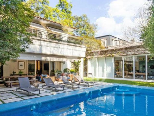 CASA NO JARDIM AMÉRICA COM 580M² 4 QUARTOS SENDO TODOS SUÍTES E 6 VAGAS