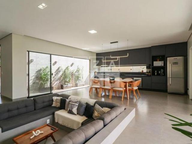 Casa no Jardim Botânico! Casa nova com lazer completo 3 QTS e 1 suíte no Condomínio Mini Chacáras