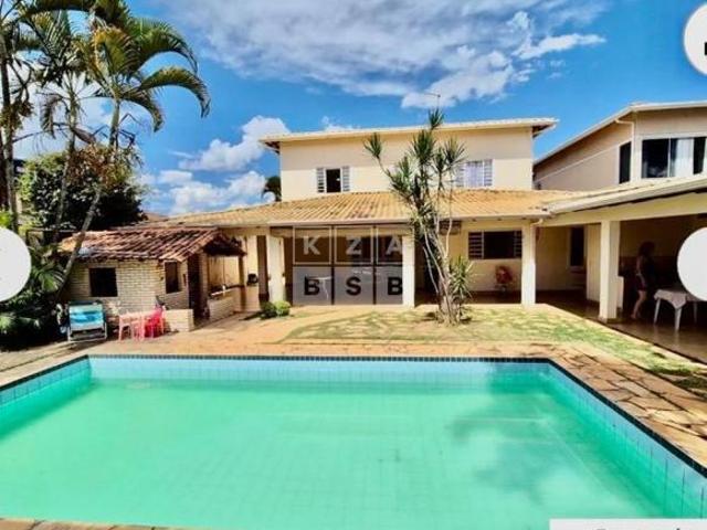 Casa no Jardim Botânico! Com 4 quartos no Condomínio Parque Jardim das Paineiras