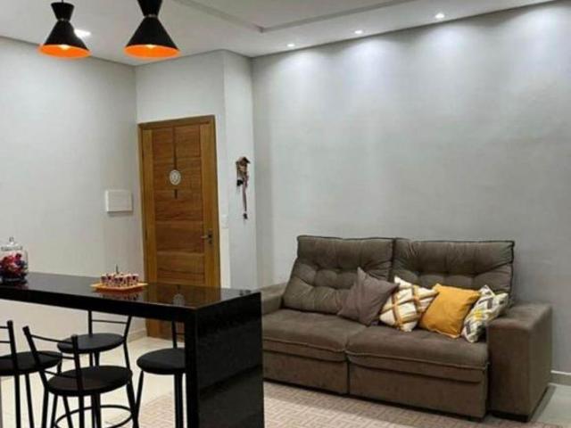 Casa no Jardim Camandocaia à venda com 3 quartos, 2 suíte e 2 vagas em 180mt²