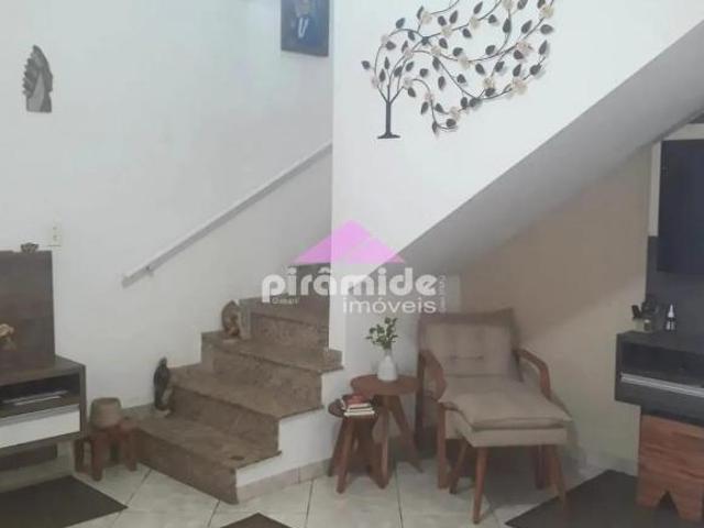 Casa no Jardim Califórnia no Condomínio Parque das Árvores em Jacareí