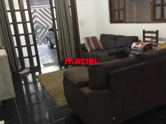 Casa no Jardim Cerejeiras