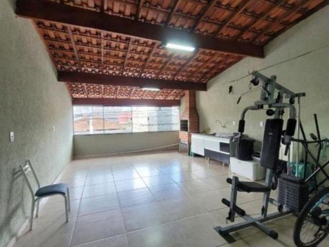 CASA NO JARDIM DAS FLORES