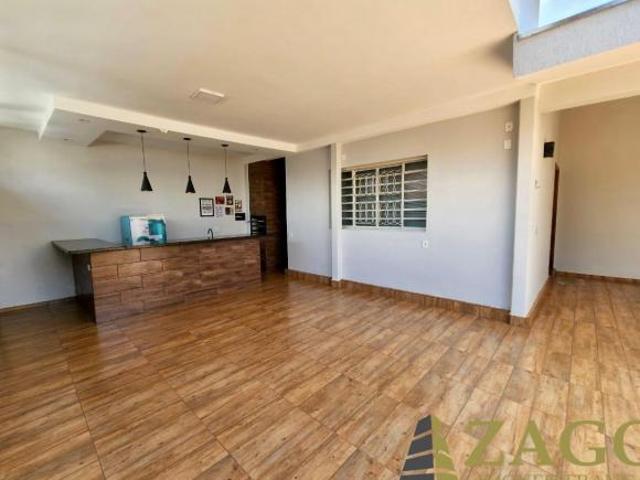 Casa no Jardim Dermínio