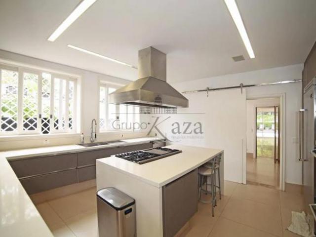 Casa no Jardim Europa com 4 Suítes e 700 metros quadrados