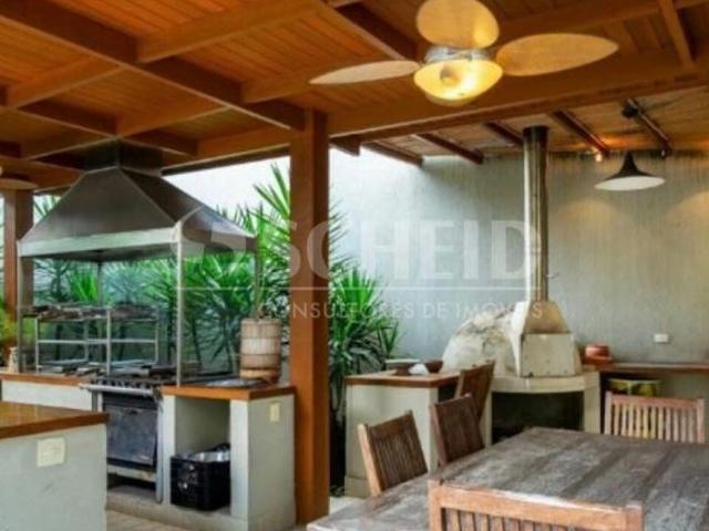 Casa no Jardim Guedala com 441M² e 3 suítes