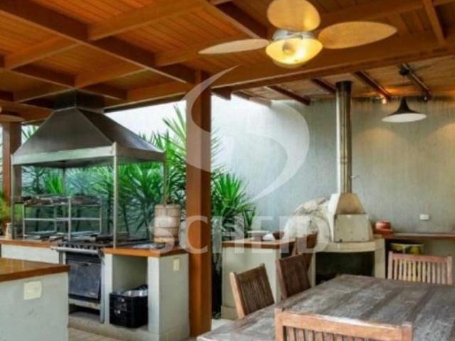 Casa no Jardim Guedala com 441M² e 3 suítes