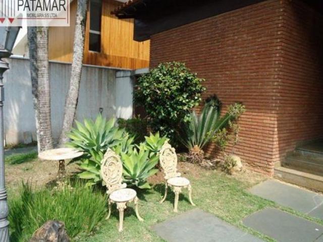 Casa no Jardim Guedala com 6 quartos e 5 Vagas de Garagem