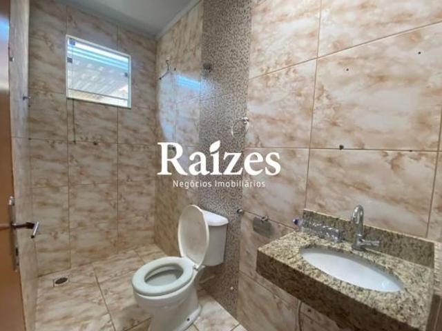 Casa no Jardim Holanda com 2/4 sendo 1 suíte