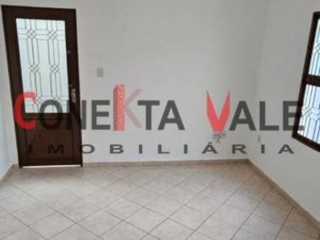 Casa no Jardim Interlagos com 2 dormitórios, sendo uma suíte R$ 340.000,00
