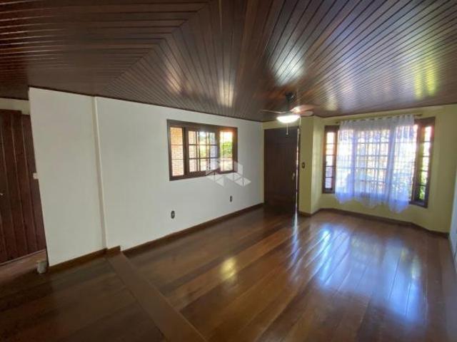 CASA NO JARDIM ISABEL COM 03 QUARTOS/DORMITÓRIOS/01SUÍTE