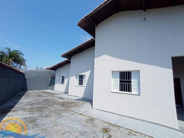 Casa no Jardim Itapel de Itanhaém à venda ou locação com 5 dormitórios, piscina e terreno de 696m²
