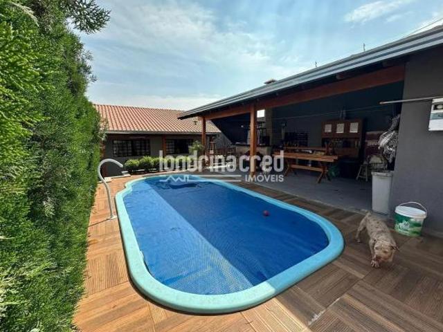 Casa no Jardim Leonor 3 dormitórios 1 suíte, 2 banheiros, sala, cozinha ampla e terreno de 300 m²