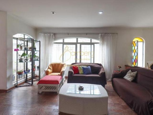 Casa no Jardim Leonor com 4 dormitórios, sendo 3 suítes e 2 vagas
