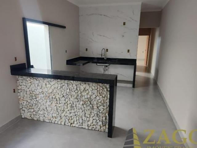 Casa no Jardim Luiza por R$ 320.000,00