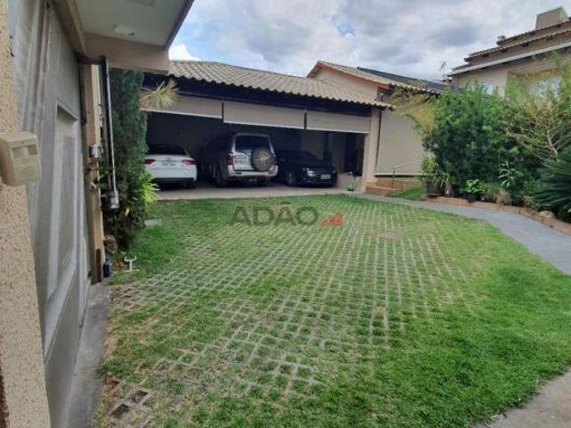 CASA NO JARDIM NOVO MUNDO Casa de Rua com 5 Quarto s por R$ 1600000.00 no setor Jardim Novo Mundo I