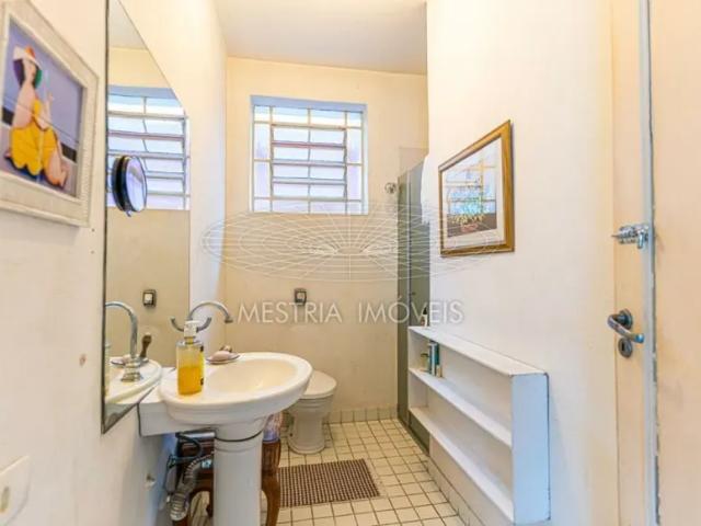 Casa no Jardim Paulistano com grande potencial para modernização!