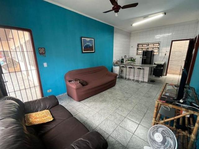 Casa no Jardim Real: 2 Dormitórios com Área Gourmet a 450m da Praia