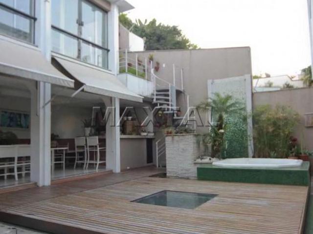 Casa no Jardim São Bento, de 580 m². com 2 salas, 5 suítes e 5 vagas de garagem