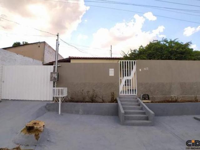 Casa no Jardim Santa Isabel, com três quartos