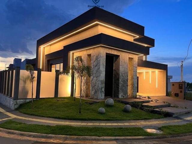 Casa no Jardins Capri Senador Canedo