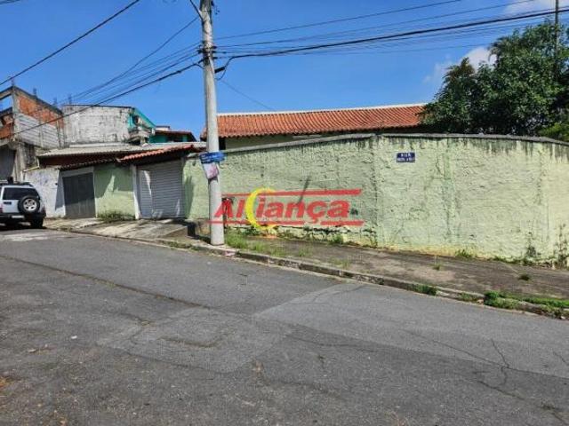 CASA NO JD.ARUJÁ, ENORME COM QUINTAL E MAIS UMA CASA ANEXA