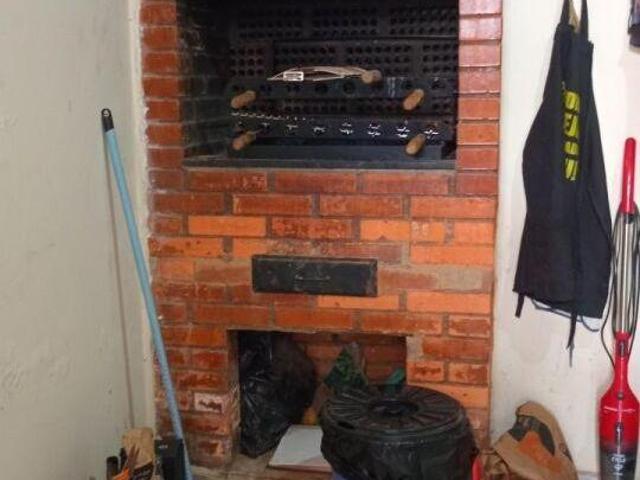 Casa no Jd. Bonfiglioli com 3 quartos, 1 suíte, 2 vags cobertas e churrasqueira