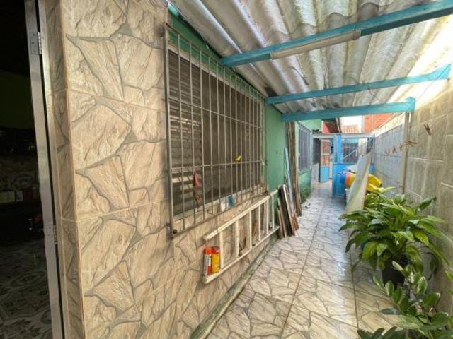 CASA NO JD. GRANDESP ITANHAÉM / SÃO PAULO LADO MORRO 500 METROS DA PISTA