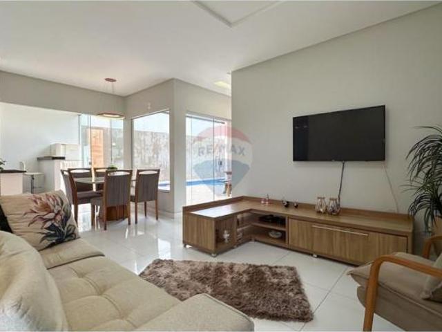 Casa no jockey condominio residencial veneza