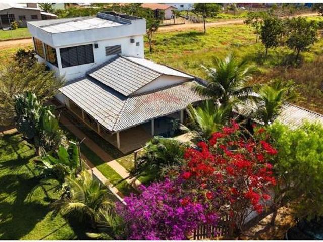 Casa no Lago Corumba com piscina churrasqueira 5 suites ar condicionado em condominio fechado
