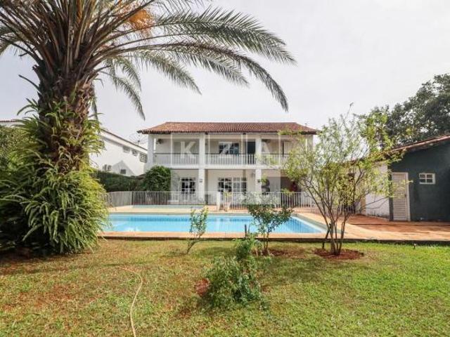 Casa no Lago Sul! Oportunidade para RETROFIT na QI 7