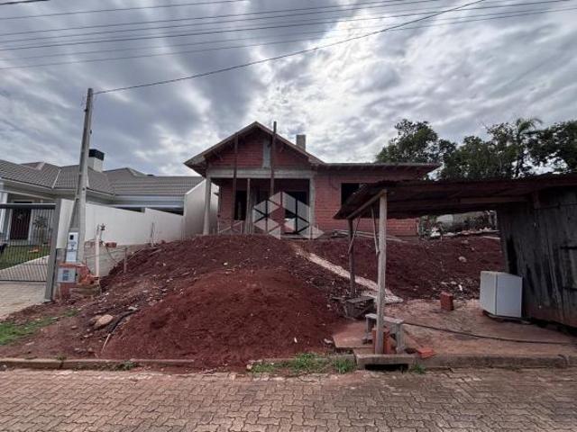 Casa no loteamento Royal Country com 4 dormitórios e piscina!
