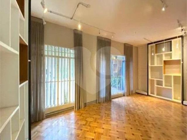 Casa no Pacaembu com302 m² 4 quartos e 5 vagas