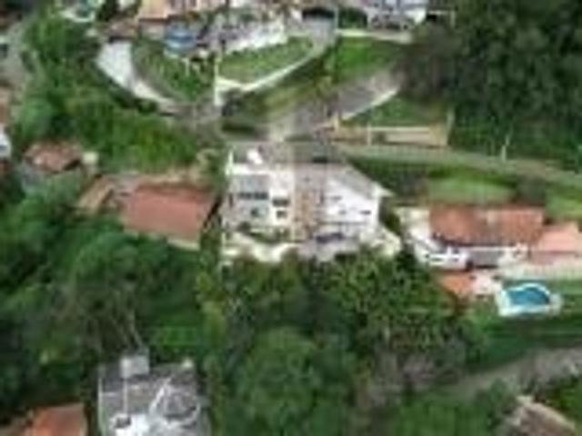 Casa no Parque Imperial da Cantareira com 4 suítes, 3 pavimentos com elevador