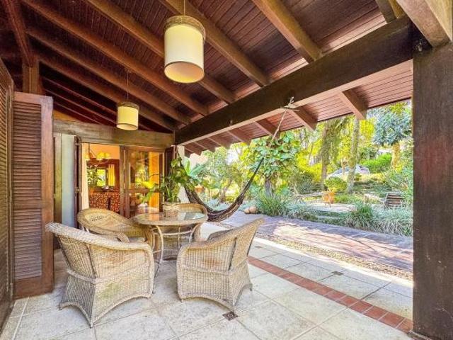 Casa no Parque Knorr com 3 dormitórios e piscina aquecida