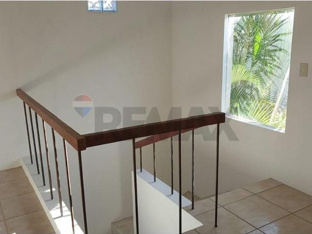 CASA NO PEREQUÊ EM CONDOMÍNIO FECHADO