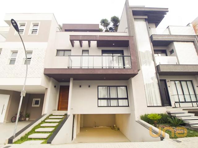 Casa no Pinheirinho de 222 m² com 3 quartos