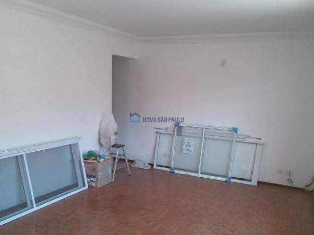 Casa no Planalto Paulista 3 dormitórios 2 vagas aceita permuta