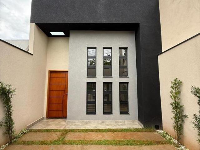 Casa no Polo Club por R$ 465.000,00