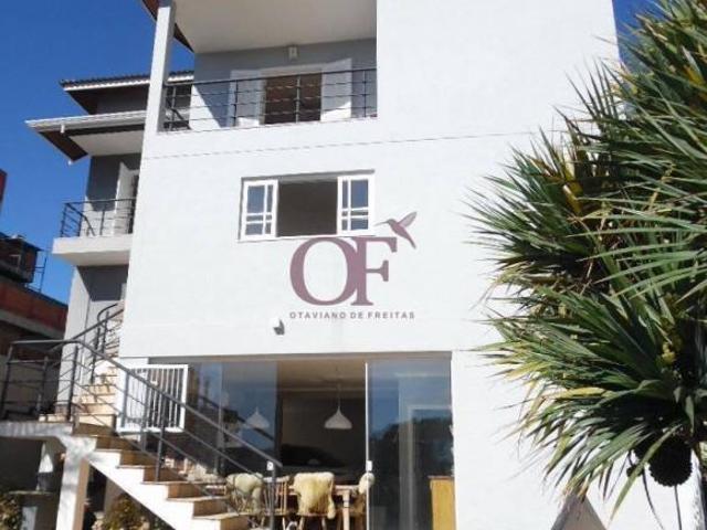 Casa no Portal do Paraíso II com 4 Suítes e Piscina Aquecida