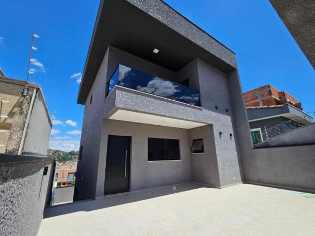 CASA NO PORTAL DOS IPÊS À VENDA, 3 QUARTOS 1 SUÍTE, PISCINA E 3 VAGAS EM CAJAMAR/SP