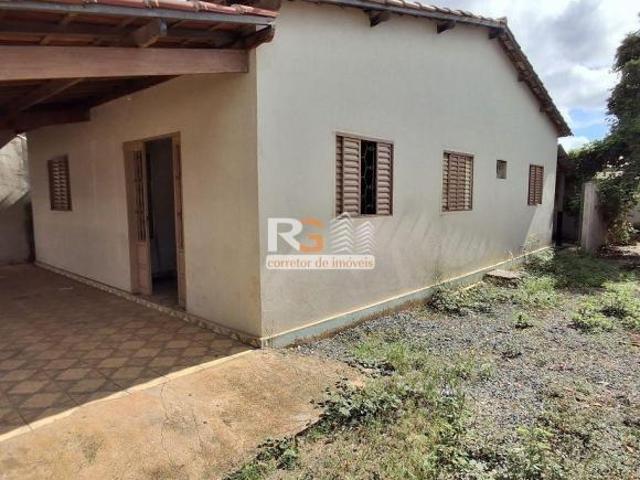 Casa no Pq Lago, 148m², 3 quartos, 4 vagas, edícula ACEITA FINANCIAMENTO
