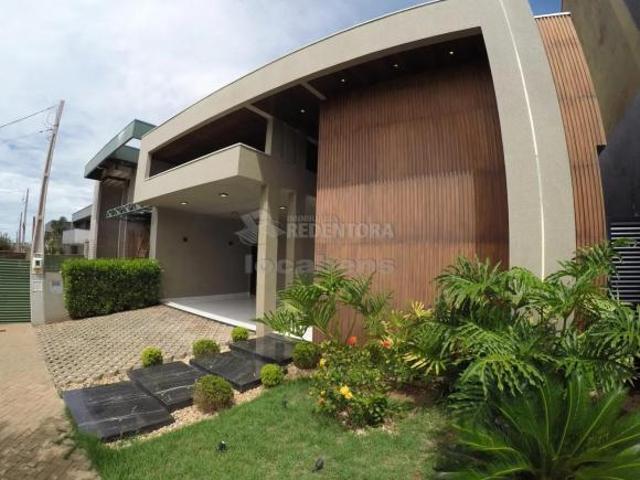 Casa no Quinta do Lago com 03 quartos sendo 01 suíte Master com banheira, condomínio com área de laz