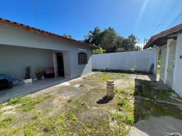 CASA NO RECANTO DOS IMIGRANTES ITANHAÉM LADO MORRO 80 METROS DA PISTA