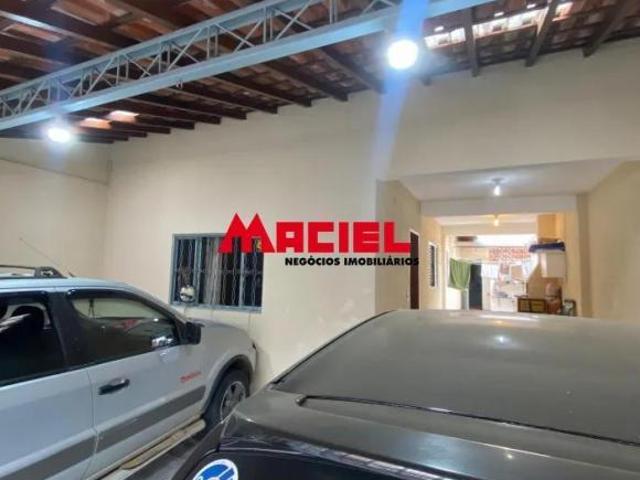 CASA NO RESIDENCIAL TRINTA E UM DE MARÇO | 4 DORMITÓRIOS | COM SUÍTE | CHURRASQUEIRA