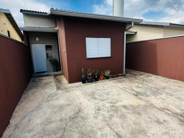 CASA NO RESIDENCIAL VAN DEN BROEK EM HOLAMBRA