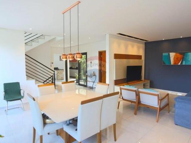 Casa no Residencial Villa Amato com 261m² por R$ 914.000