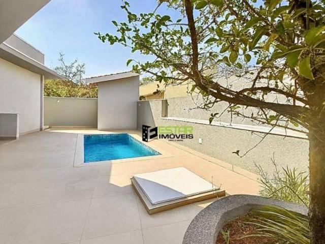 Casa no Retiro das Fontes toda térrea e com piscina!